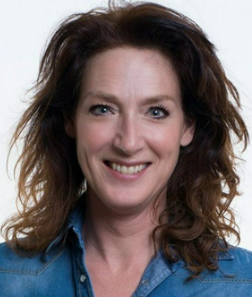 Ghislaine Plag - Over NOS